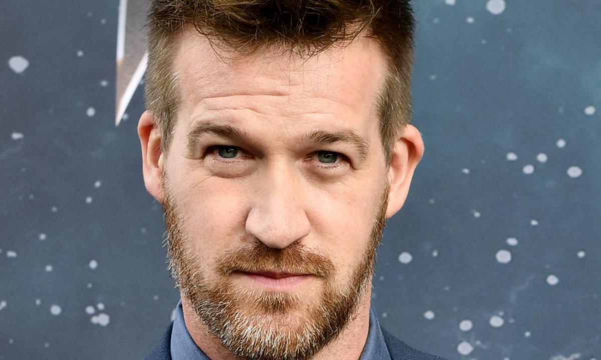 Muere el actor canadiense Kenneth Mitchell diagnosticado hace 5 años ...