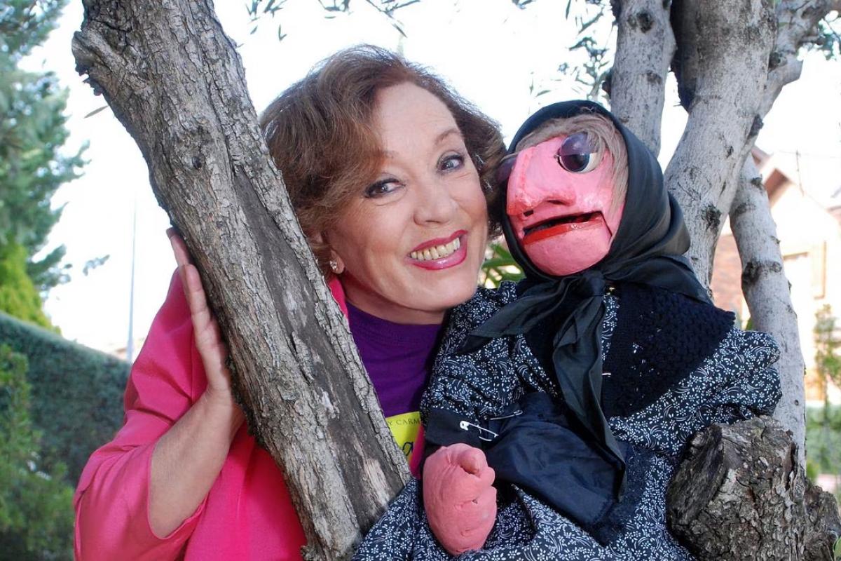 Doña Rogelia y los muñecos más conocidos de Mari Carmen