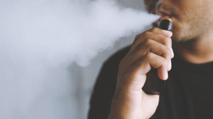 Un vapeador 'sabor cáncer' para concienciar sobre los riesgos de esta moda