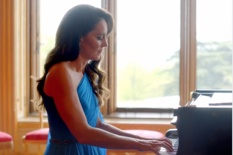 Kate Middleton da la sorpresa y toca el piano en Eurovisión