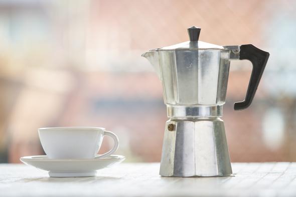 Un experto señala lo que NO deberías hacer al guardar la cafetera ...