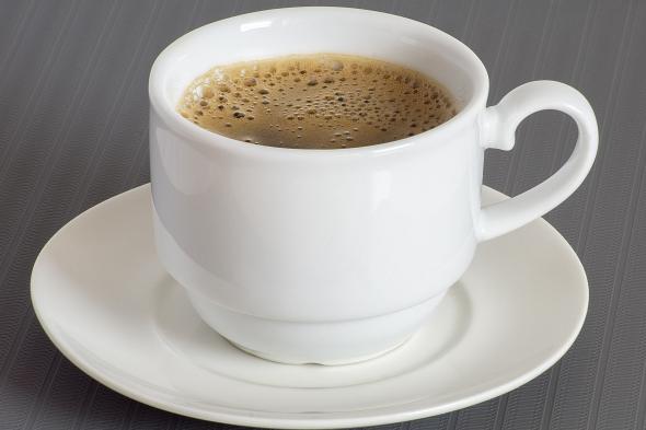 Va a un supermercado y comienza a analizar las diferentes marcas de ...