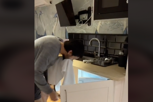 Lo que les sucedió a estos argentinos en un hotel de Sevilla es casi mejor no verlo