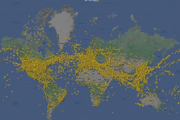 Una espectacular imagen del cielo lleno de aviones se hace viral