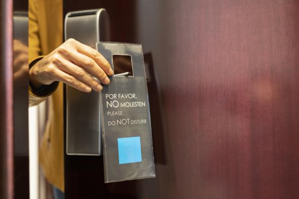 Alucina con lo que ha visto en su hotel en lugar de los típicos ...