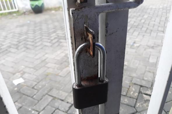 Esto es lo que dice la ley si te encuentras de repente con una verja y ...