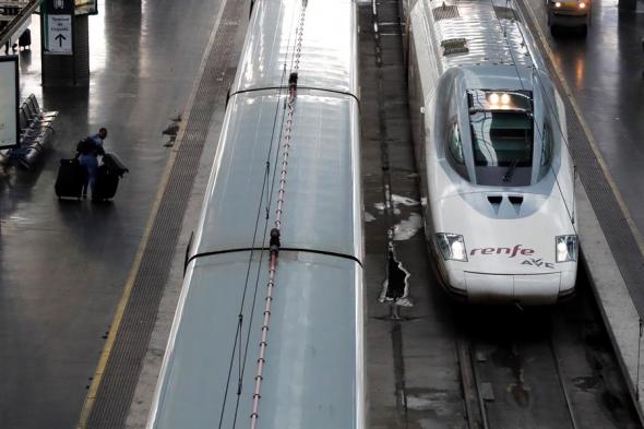 Renfe suspende 19 trenes entre Madrid, Valencia y Murcia tras la incidencia del sábado en Atocha