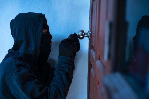 Un ladrón desvalija una casa en Galicia y se queda dormido en el mismo ...