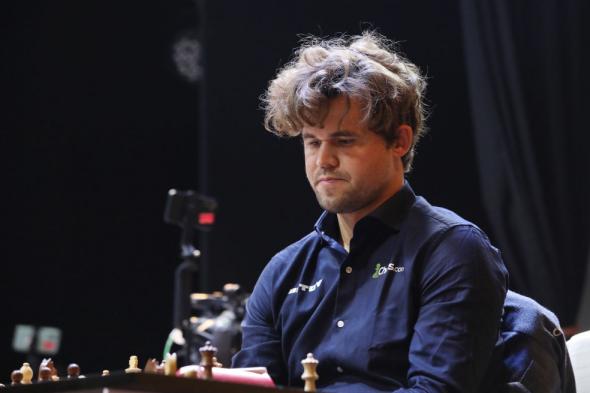 El gran campeón de ajedrez Magnus Carlsen expulsado de la competición ...