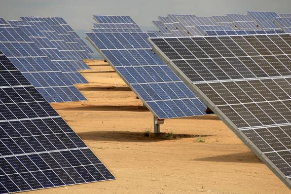 Arrancan en España el megaproyecto de los paneles solares y tropiezan ...