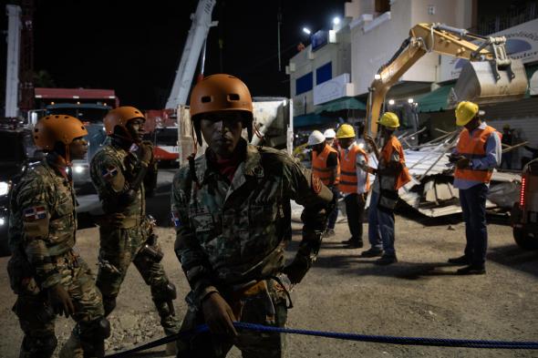 Confirman la muerte del merenguero Rubby Pérez en la tragedia de Santo Domingo