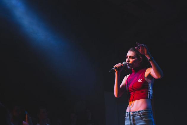 Tres poemas para bajarse del mundo y recordar a Gata Cattana a seis ...