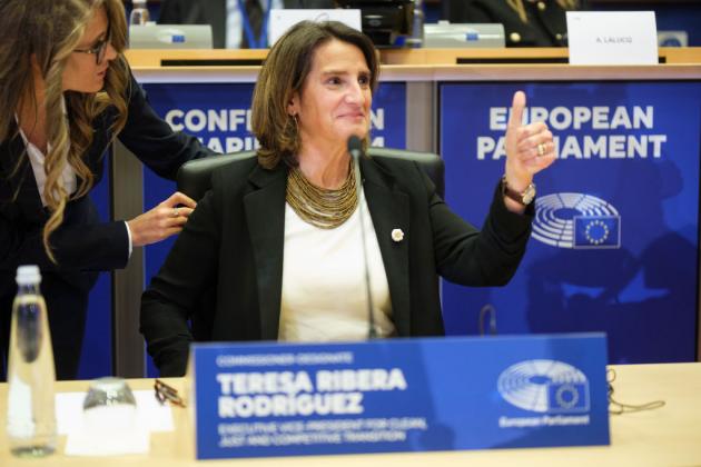 Von der Leyen ensalza a Teresa Ribera frente a los ataques de Feijóo ...