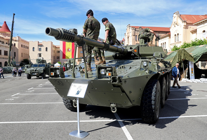 Un blindado español que no pasa inadvertido sorprende a la OTAN