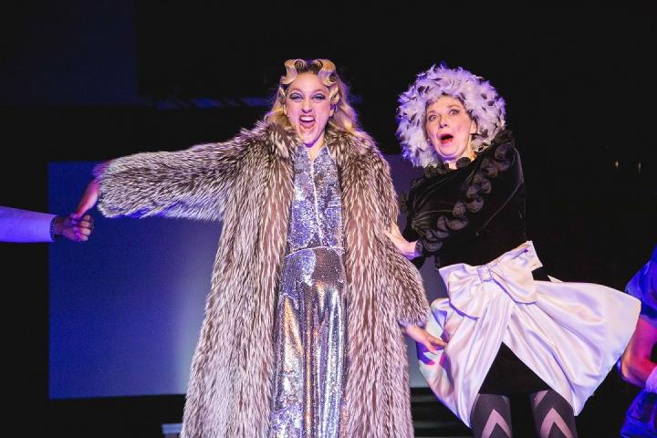 ‘Falsestuff. La muerte de las musas’, a ti que te lo crees todo