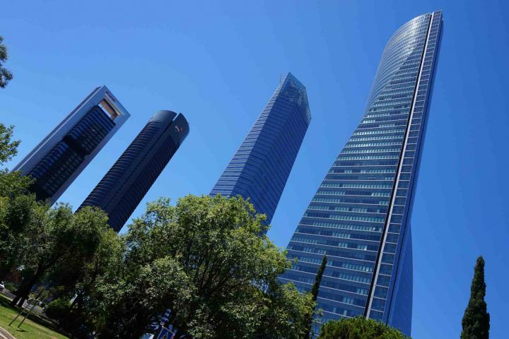 El edificio más alto de Madrid tiene el jardín vertical más elevado de Europa