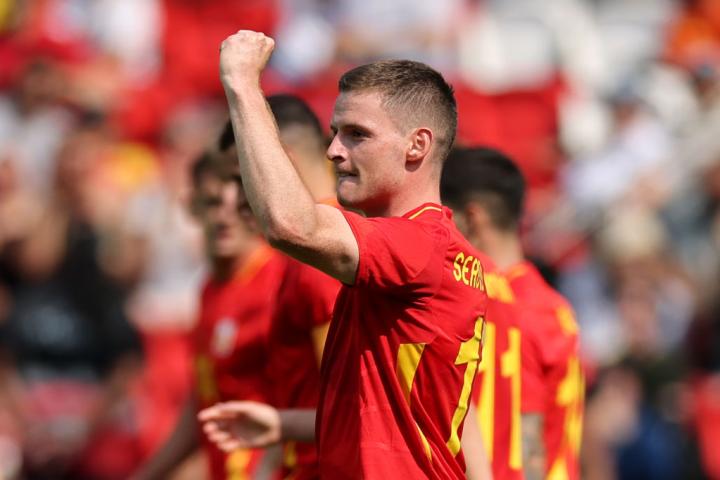 España estrena los Juegos con victoria y susto en fútbol ante Uzbekistán