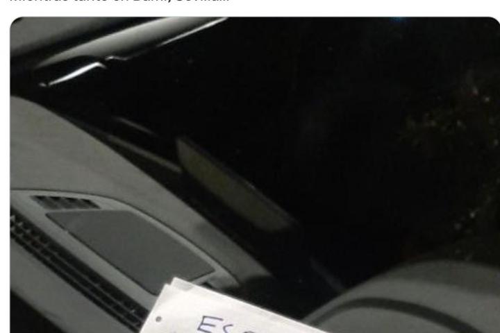 La nota en el parabrisas de un coche que la DGT debería imprimir y ...
