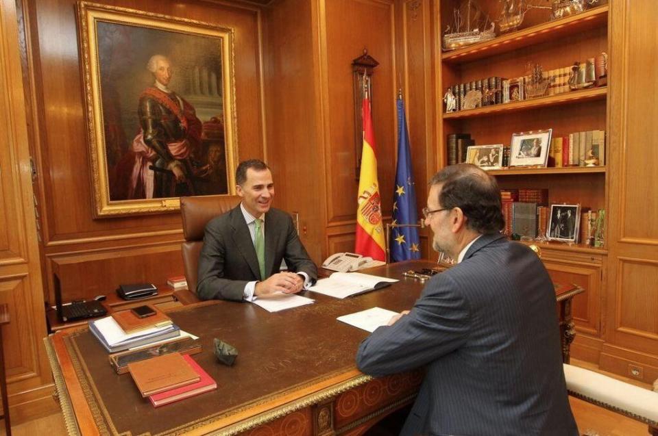 El nuevo-viejo despacho del rey: Una copa del mundo, un barco de papel ...
