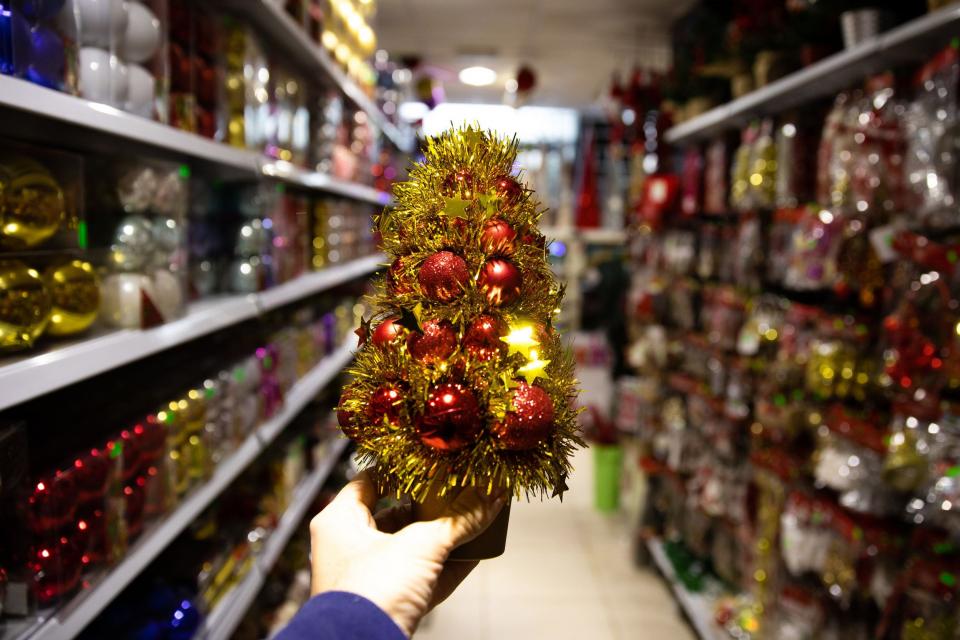 Estos son los 18 adornos navideños más horteras que puedes encontrar en ...