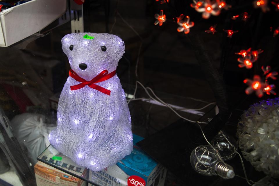 Estos son los 18 adornos navideños más horteras que puedes encontrar en ...