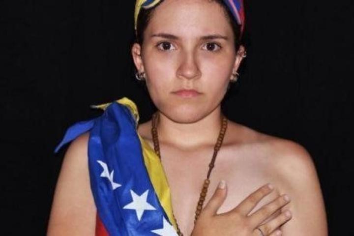 Desnudos En Twitter Para Apoyar Las Protestas En Venezuela Fotos