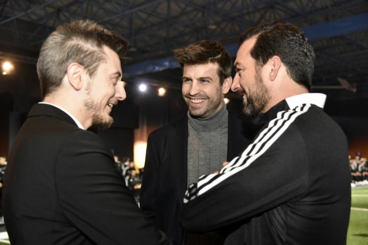 La increíble y arriesgada propuesta a Piqué para inaugurar la Kings ... La increíble y arriesgada propuesta a Piqué para inaugurar la Kings ...