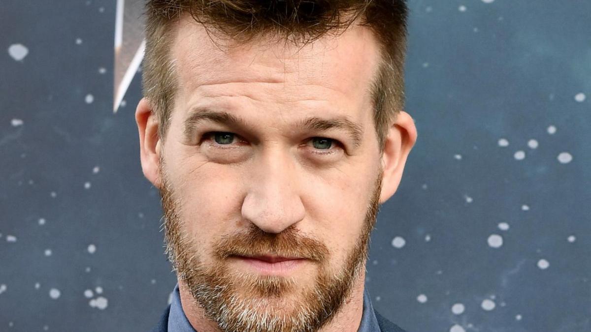 Muere el actor canadiense Kenneth Mitchell diagnosticado hace 5 años ...