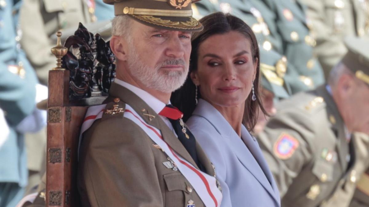 La foto de los reyes Felipe y Letizia con Leonor tras