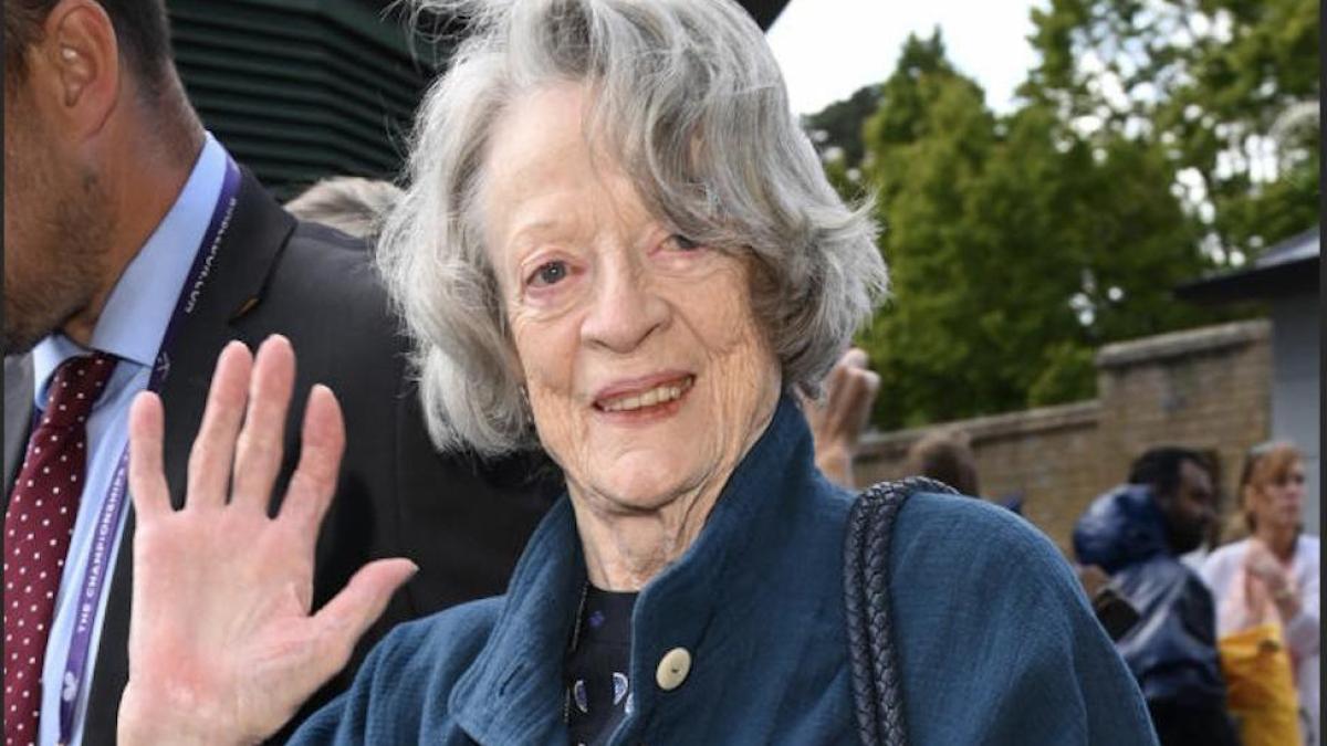 Cuando Maggie Smith rompió las reglas y fue musa de Loewe con 88 años