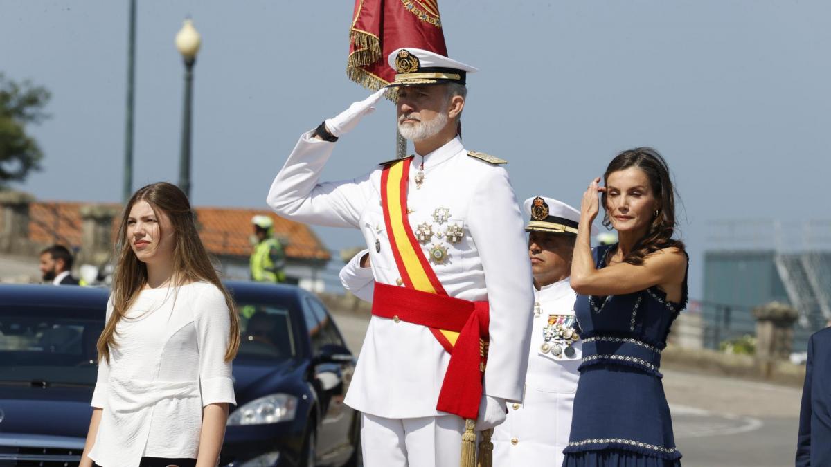 Letizia estrena un vestido 'boho' perfecto para el verano para arropar ...