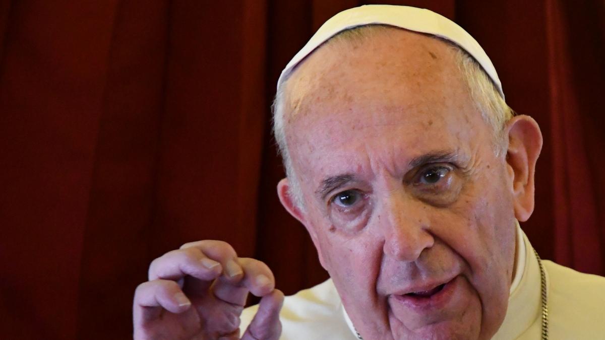 Más papista que el papa igual no, pero un poquito...