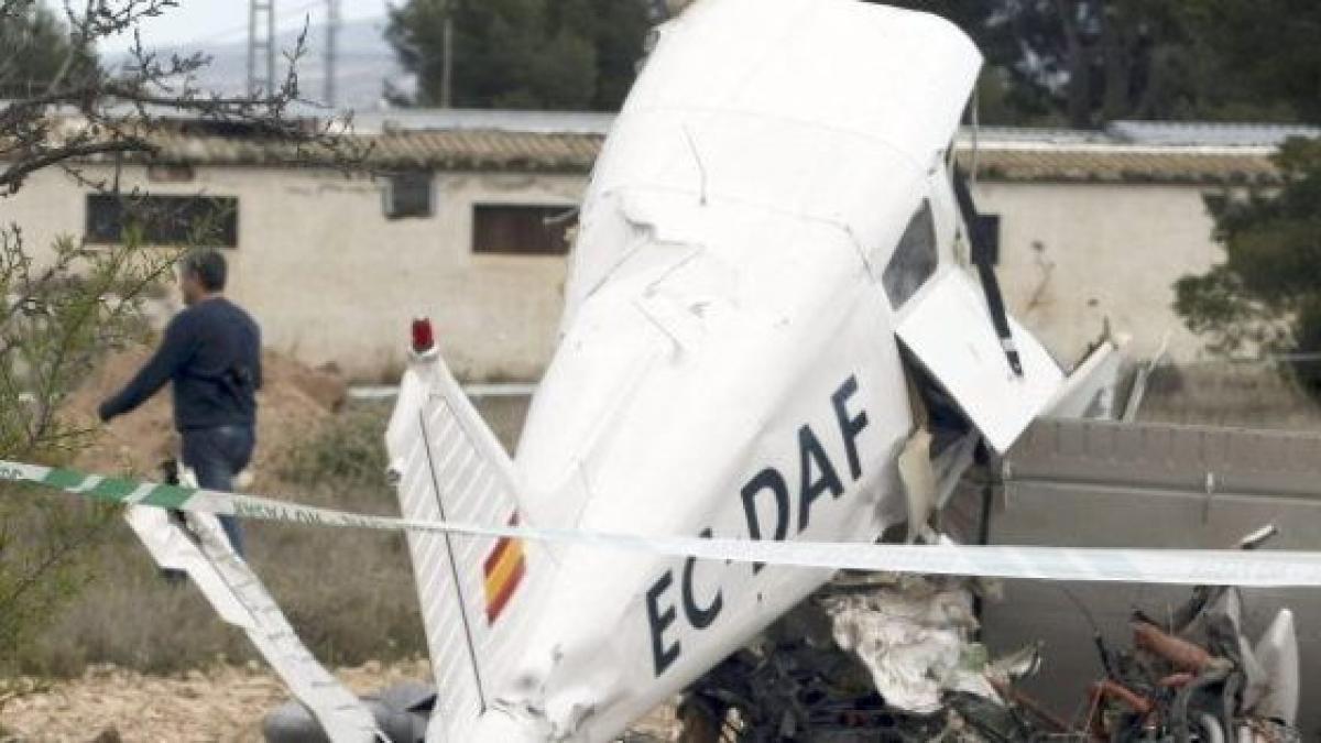 Tres muertos al estrellarse una avioneta en la localidad alicantina de Castalla