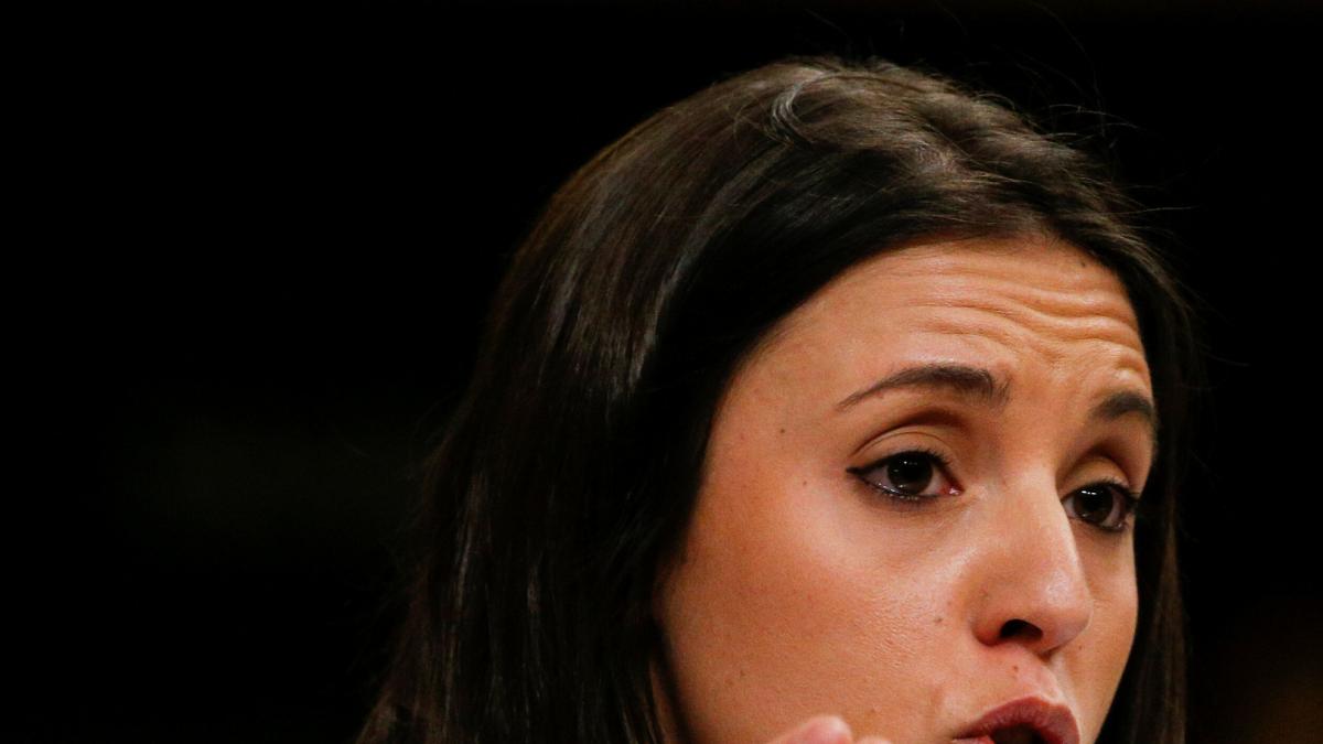 El Congreso retira la acreditación al periodista de 'Ok Diario' que se ...