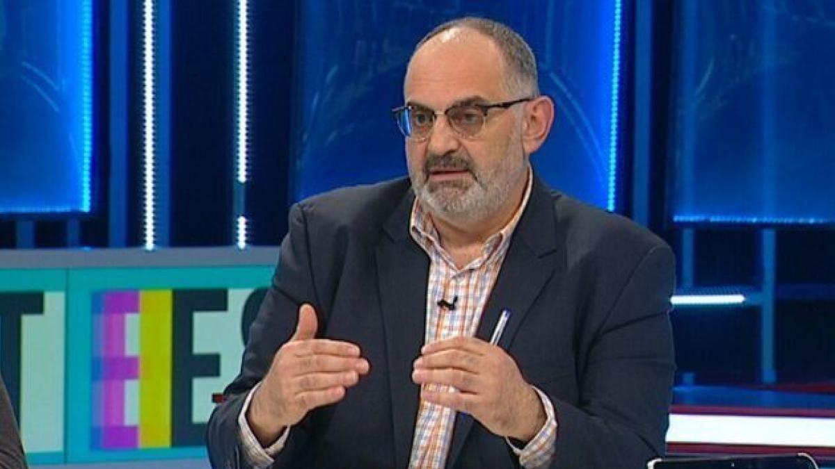 La pregunta de Antón Losada sobre 'las manis de los Cayetanos' que no ...