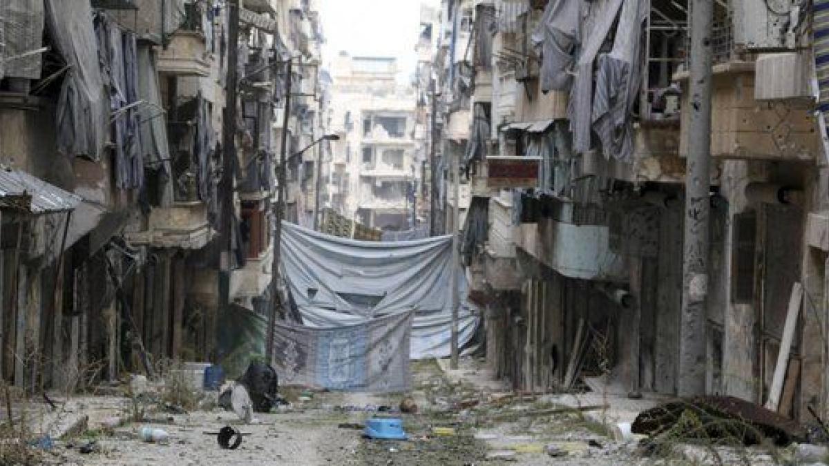 Siria detiene los bombardeos sobre Alepo, pero siguen los disparos