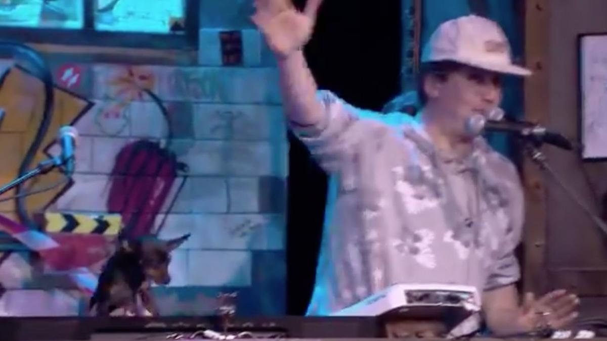 El perro DJ que encandila a 'La Resistencia' y a sus seguidores: 'Lo ...