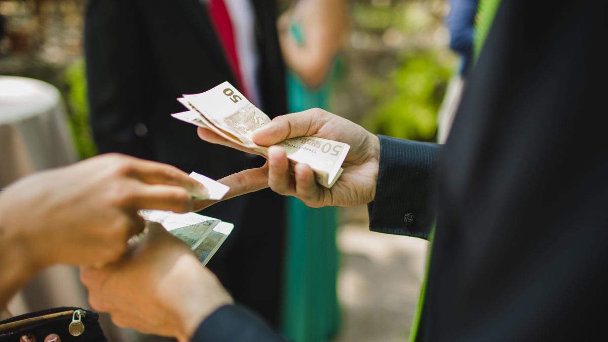 El Gobierno aprueba los presupuestos de 2021 con el mayor gasto social ...