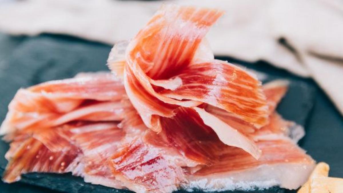 Se puede comer jamón durante el embarazo, siempre que tenga más de 18 ...