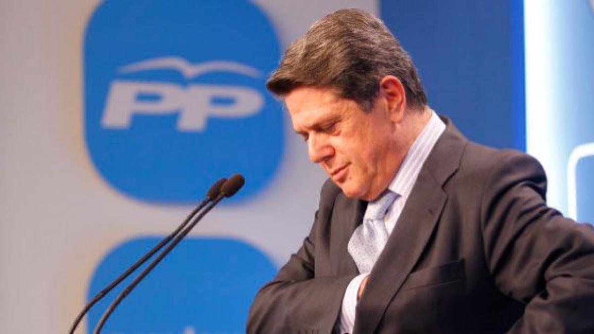 Trillo asegura que fue él quien pidió dejar de ser embajador en Londres