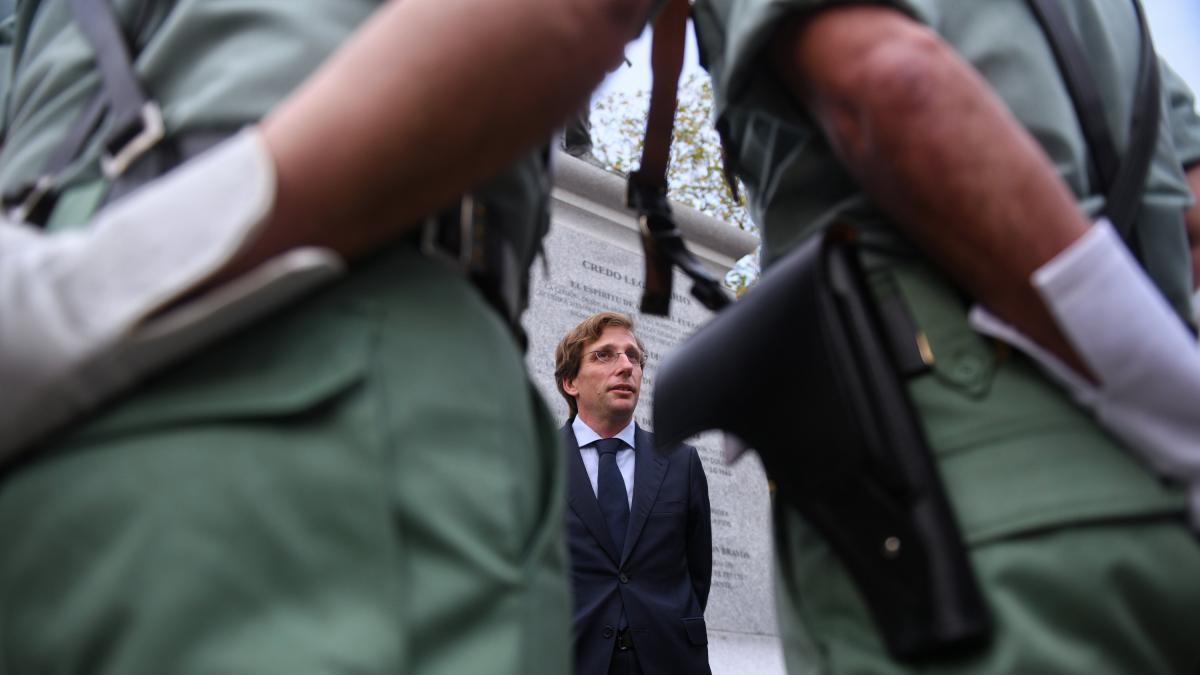 Almeida homenajea y reivindica al general Millán-Astray arropado por ...