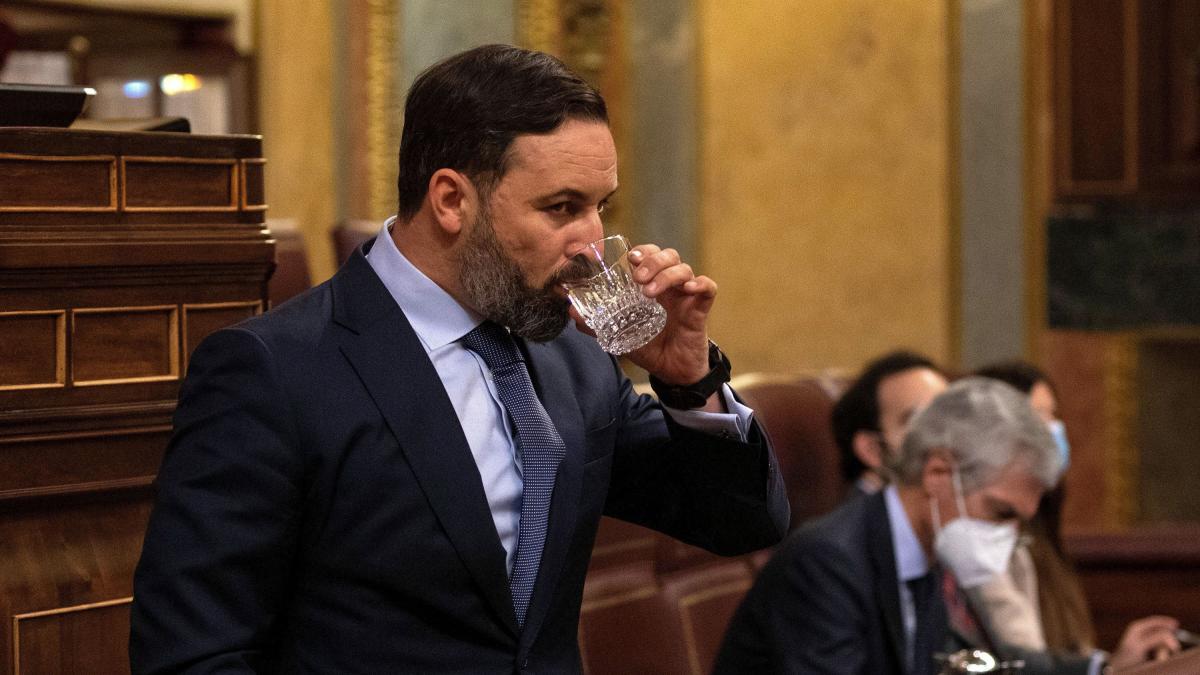 Abascal cumple 45 años y Twitter repasa su vida laboral