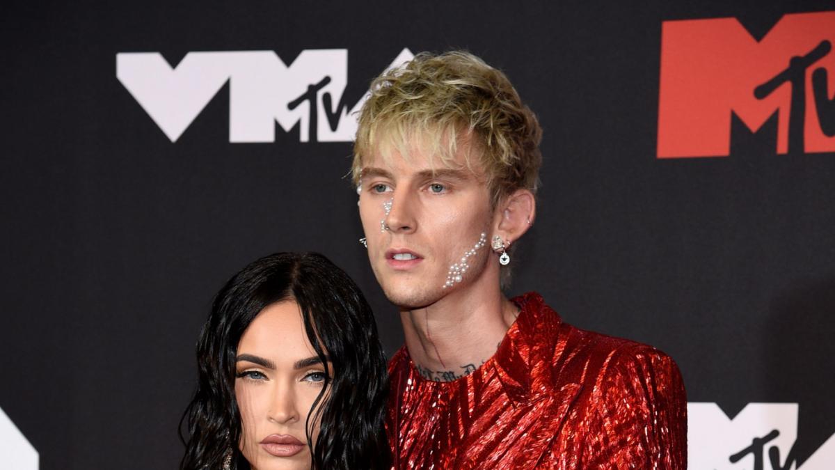 La pedida de mano Megan Fox... con sangre incluida