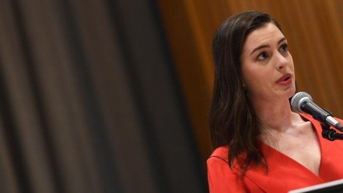 Anne Hathaway habla en la ONU a favor del permiso postnatal: 'Para ...