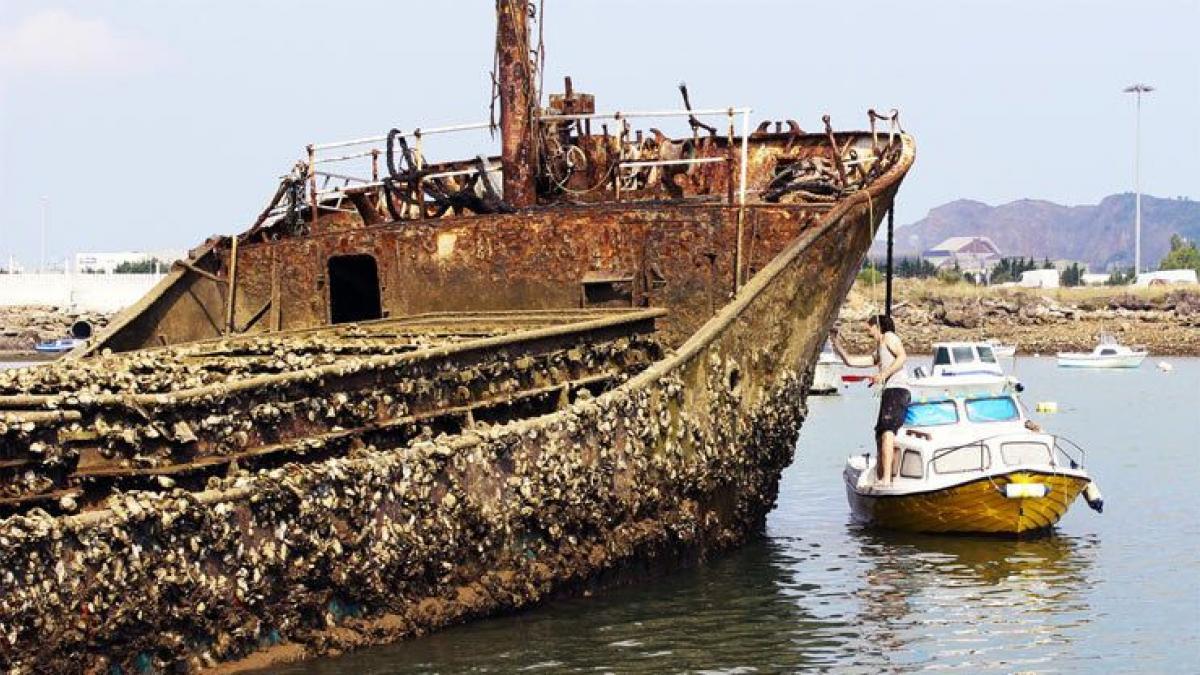 Pejac: homenaje impresionista a Monet en un barco
