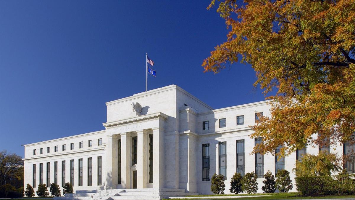 La Fed Sube Los Tipos De Interés En 25 Puntos Básicos Pese A La Crisis