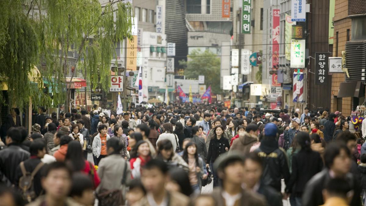 Corea del Sur paga 450€ a los jóvenes para que se integren a la sociedad