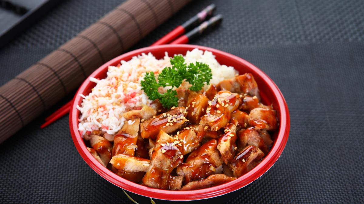 La receta de pollo 'teriyaki' que gustará a Rosalía