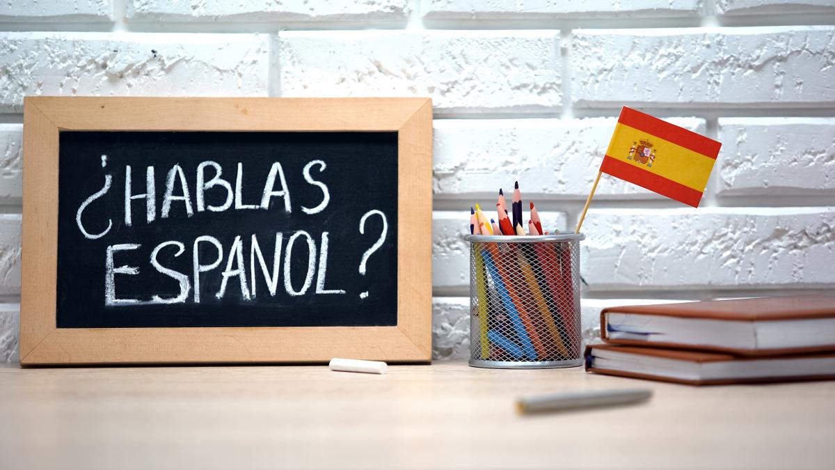 Un extranjero aprende a hablar español y explota por lo que le está ...