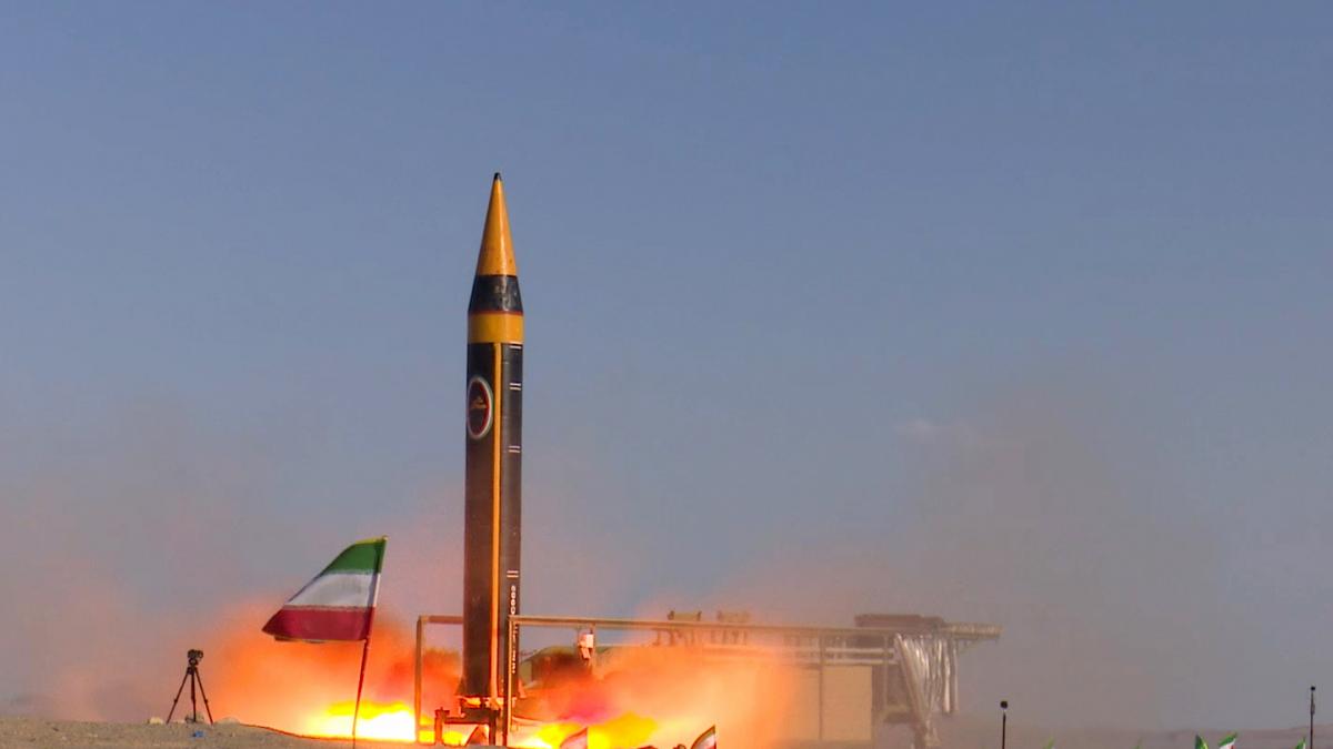 Irán presenta un misil aterrador